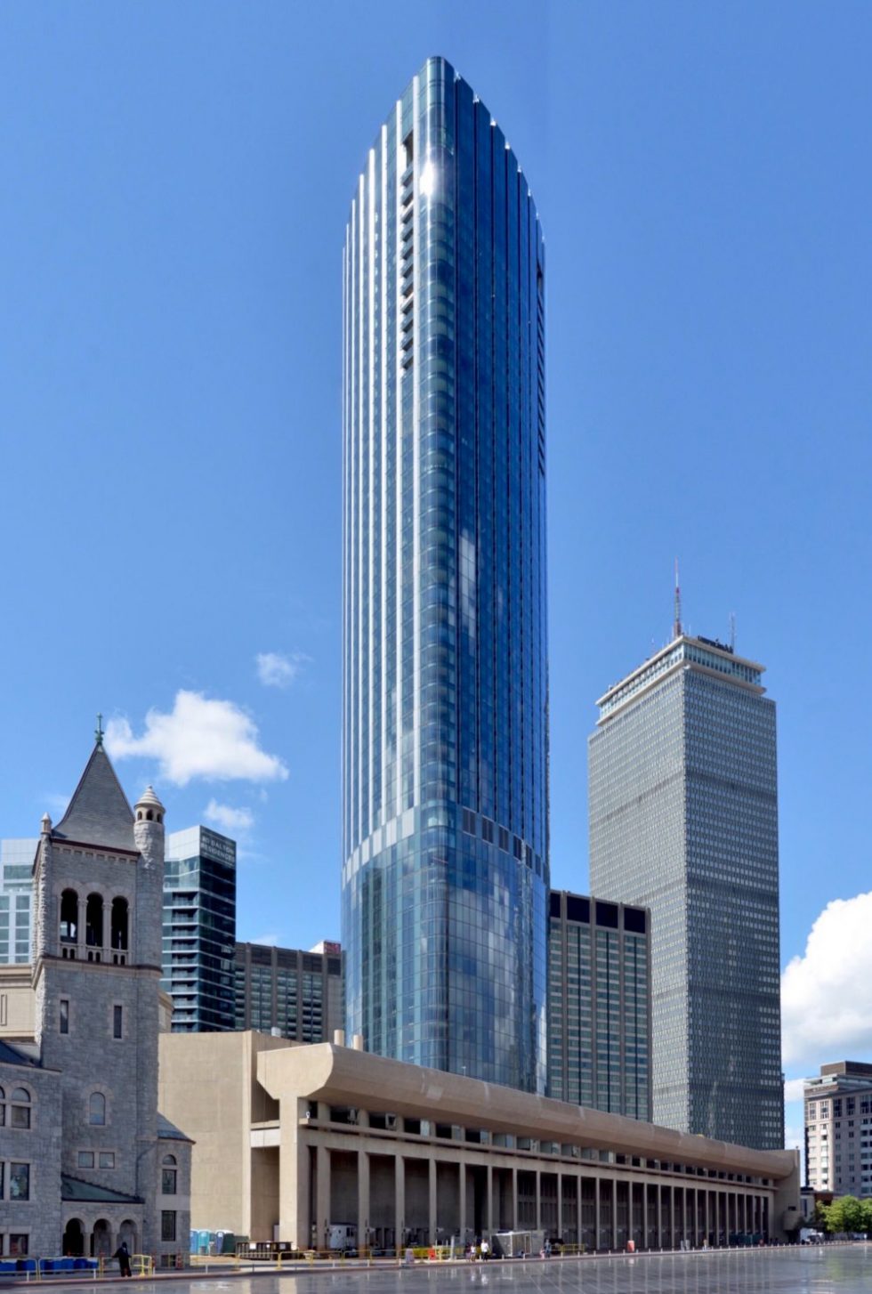 Pei Cobb Freed's One Dalton joins the Boston skyline with curved glass ...